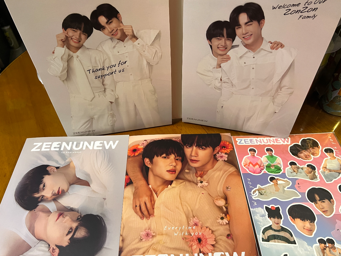ZeeNunew 1st Photobook set | Buyandship 台灣 國際代運