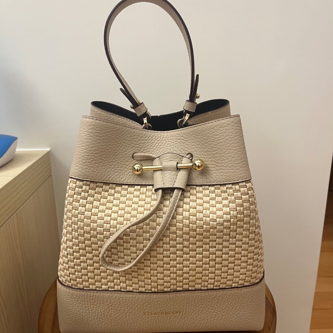Strathberry bucket bag | Buy&Ship（台灣）