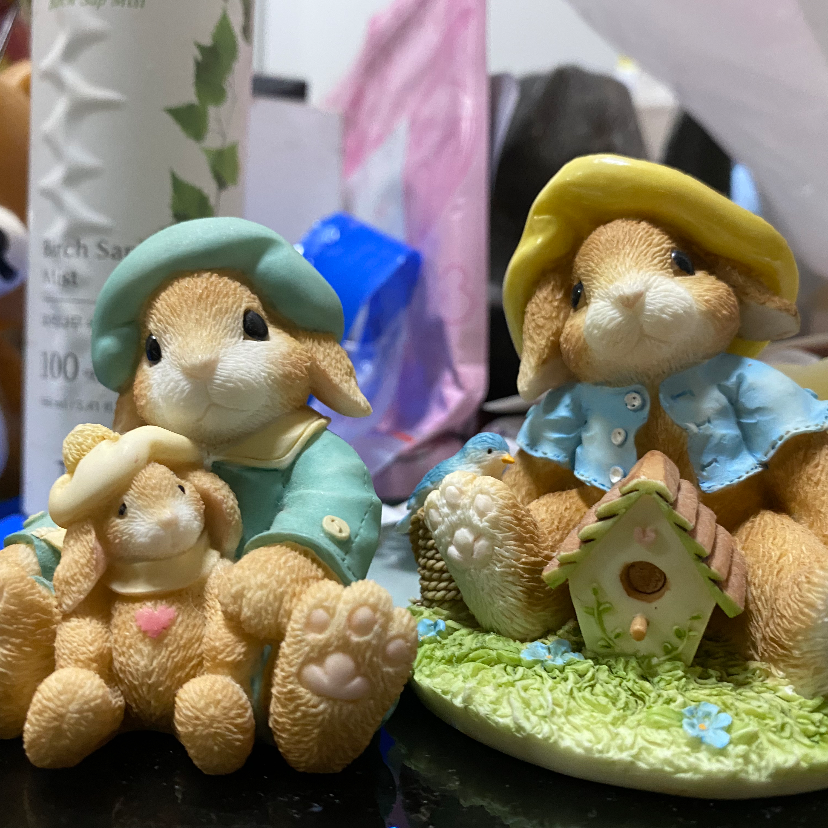 enesco my blushing bunnies | Buyandship Hong Kong